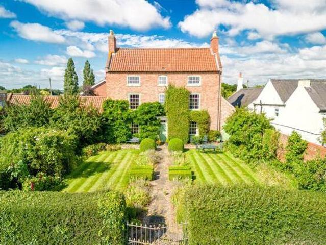 5 Bedroom Detached House For Sale In Newark, Nottinghamshire