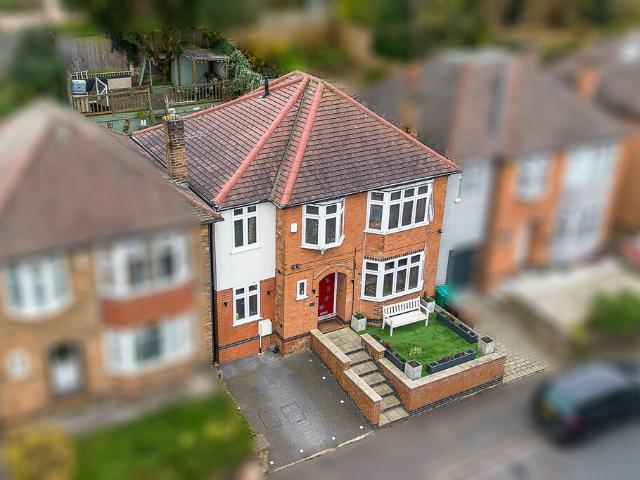 5 bedroom detached house for sale in Newfield Road, Nottingham, NG5