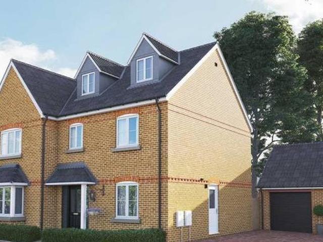 5 bedroom detached house for sale in Newmarket Road Royston SG8 SG8