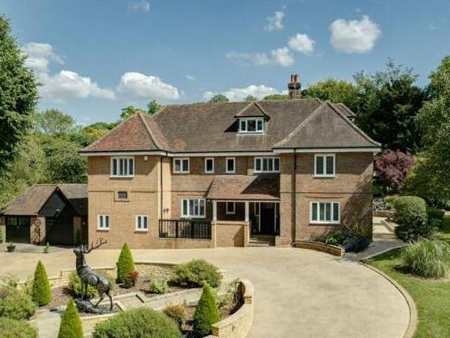 5 Bedroom Detached House For Sale In Near Aylesbury