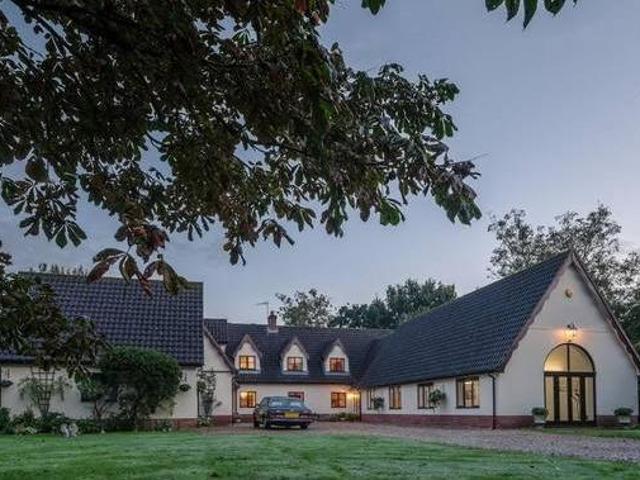 5 bedroom detached house for sale in Necton PE37