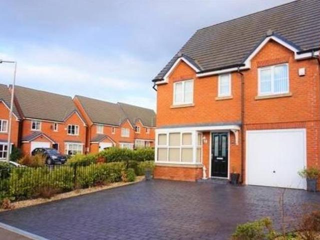 5 bedroom detached house for sale in Nightingale Close Offerton Stockport SK2 SK2