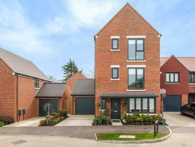 5 bedroom detached house for sale in Nightingale Avenue Chertsey KT16