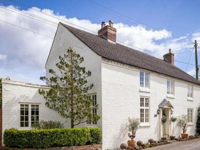 5 Bedroom Detached House For Sale In Nr. Hallow