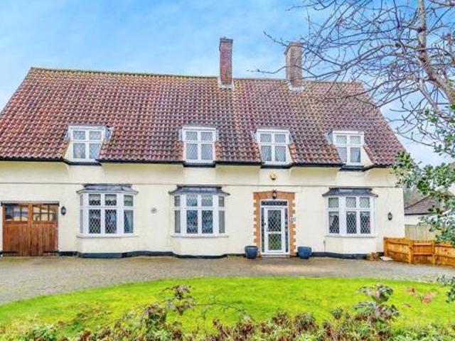 5 Bedroom Detached House For Sale In South Croydon