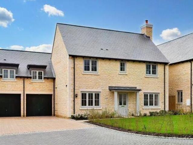 5 Bedroom Detached House For Sale In South Side