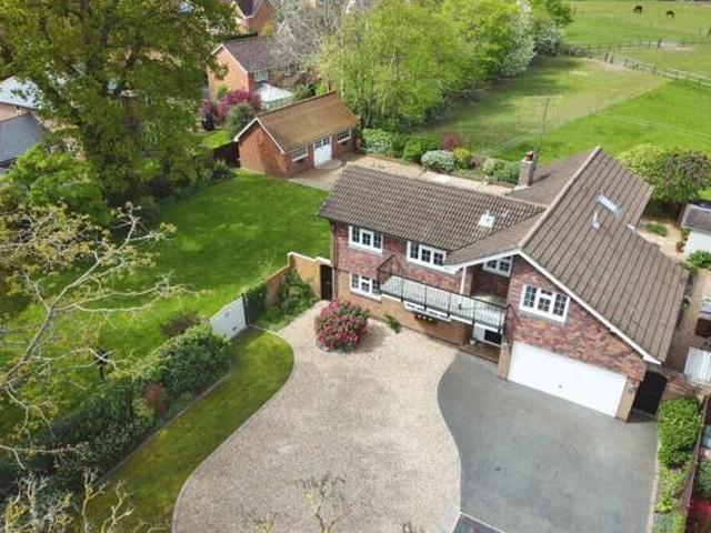 5 Bedroom Detached House For Sale In Southampton, Hampshire
