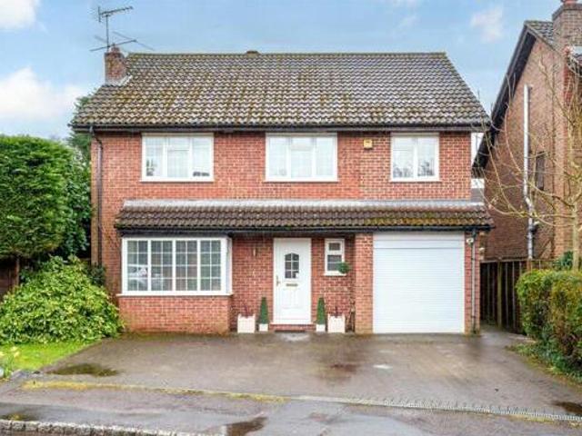 5 Bedroom Detached House For Sale In Sandhurst, Berkshire