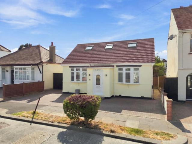 5 bedroom detached house for sale in Seaforth Grove, Southend on sea, SS2