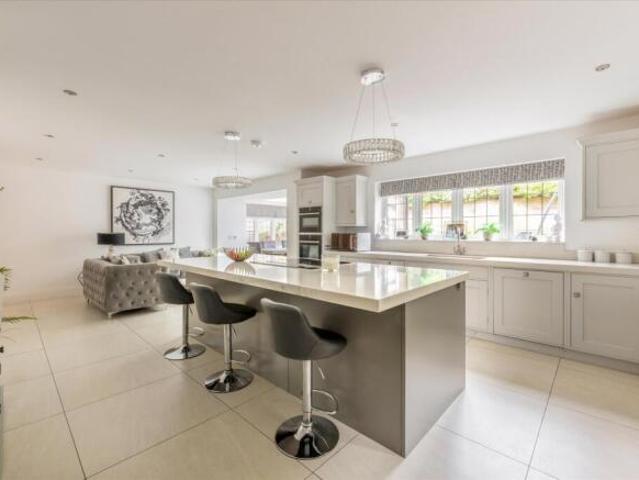 5 bedroom detached house for sale in Seal Hollow Road, Sevenoaks, Kent, TN13