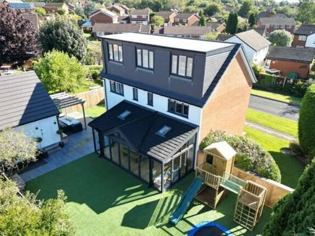 5 bedroom detached house for sale in Shearwater Drive Westhoughton Bolton BL5 2SN BL5