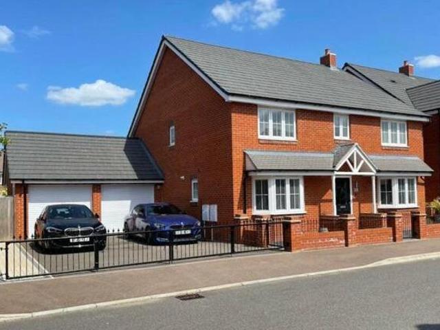 5 Bedroom Detached House For Sale In Shefford
