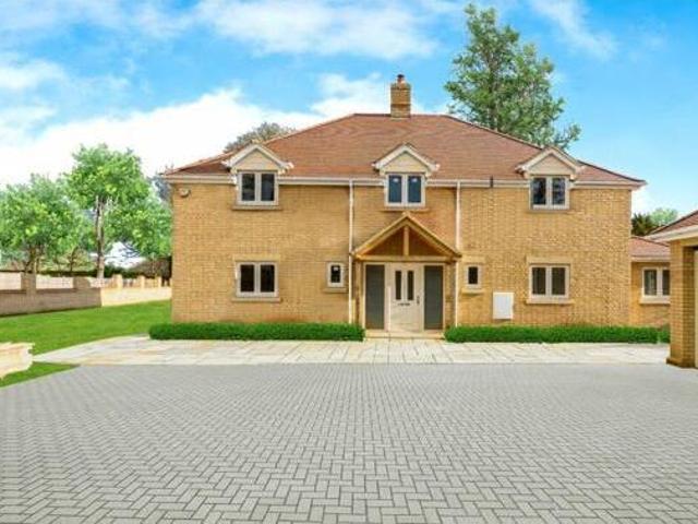5 Bedroom Detached House For Sale In Shefford, Bedfordshire