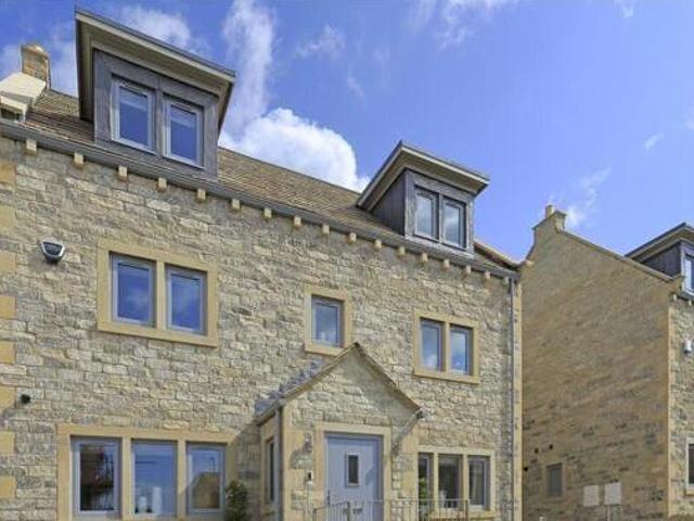 5 Bedroom Detached House For Sale In Shepley, Huddersfield
