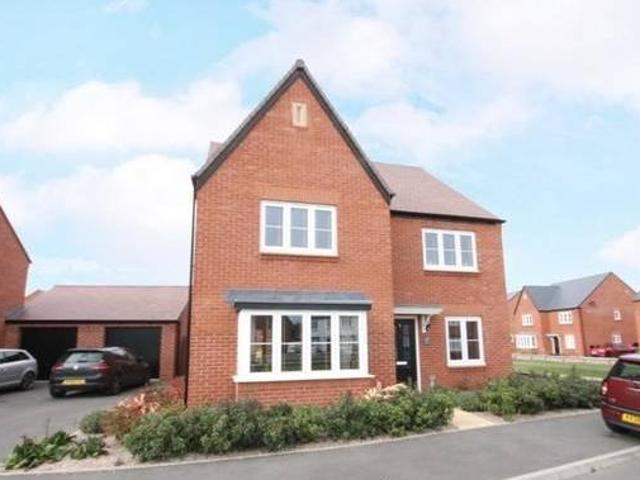 5 bedroom detached house for sale in Shield Way Bidfordonavon B50