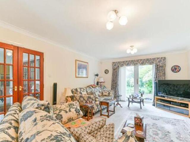 5 Bedroom Detached House For Sale In Shirley, Croydon
