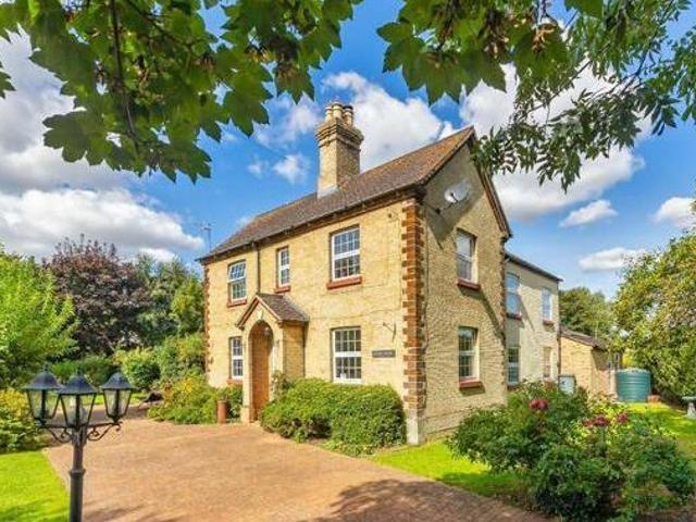 5 Bedroom Detached House For Sale In Silsoe, Bedfordshire
