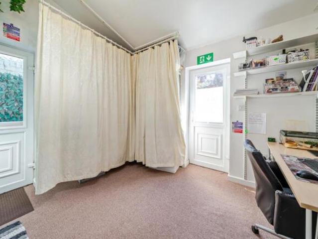 5 bedroom detached house for sale in Slough, Berkshire, SL3