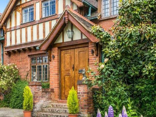 5 Bedroom Detached House For Sale In Slough