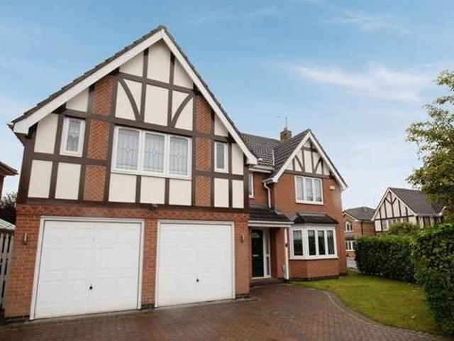 5 bedroom detached house for sale in Spindlewood Elloughton Brough East Riding of Yorkshire HU15