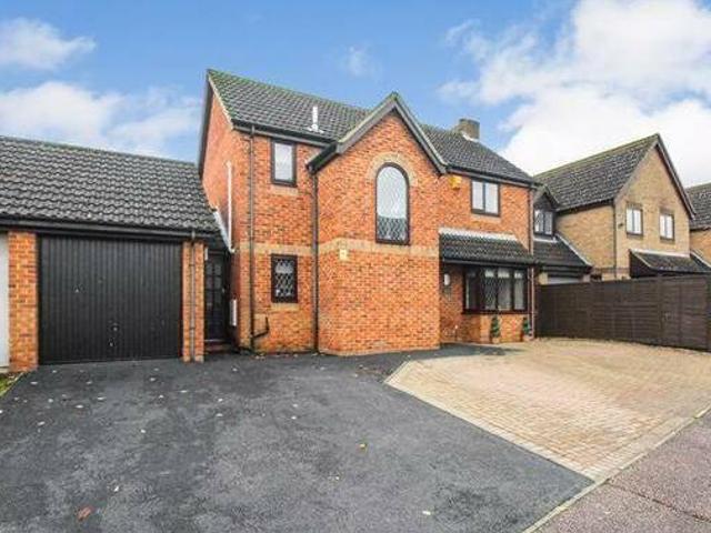 5 bedroom detached house for sale in Studley Road Wootton MK43