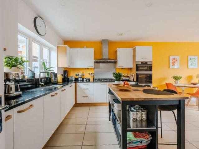 5 bedroom detached house for sale in Sturmer Road, Bedford, MK41
