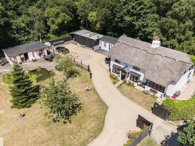 5 bedroom detached house for sale in St Catherines Hill Lane Christchurch BH23