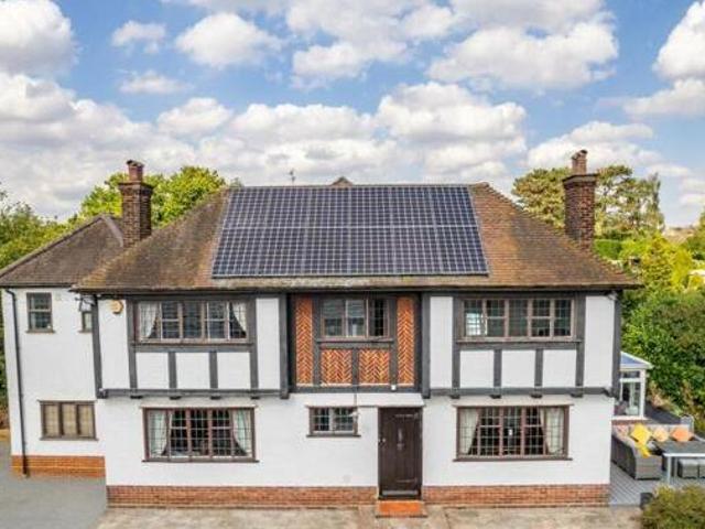5 Bedroom Detached House For Sale In St. Albans, Hertfordshire