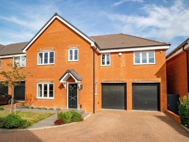 5 Bedroom Detached House For Sale In St. Albans, Hertfordshire