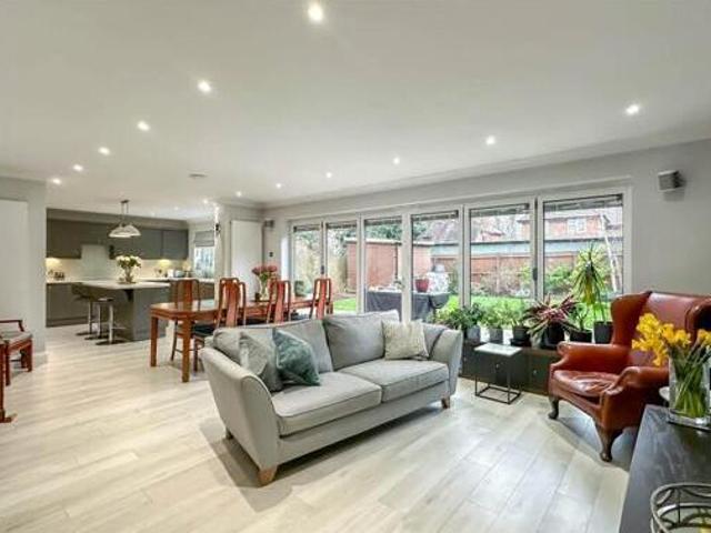 5 Bedroom Detached House For Sale In St. Albans, Hertfordshire