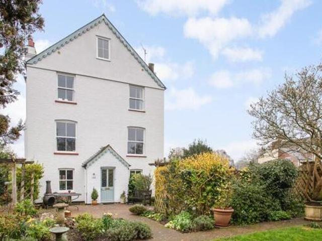 5 Bedroom Detached House For Sale In St. Albans