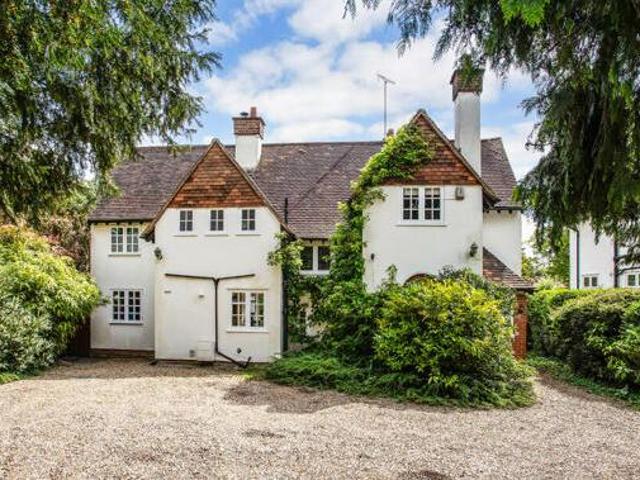 5 Bedroom Detached House For Sale In St. Albans