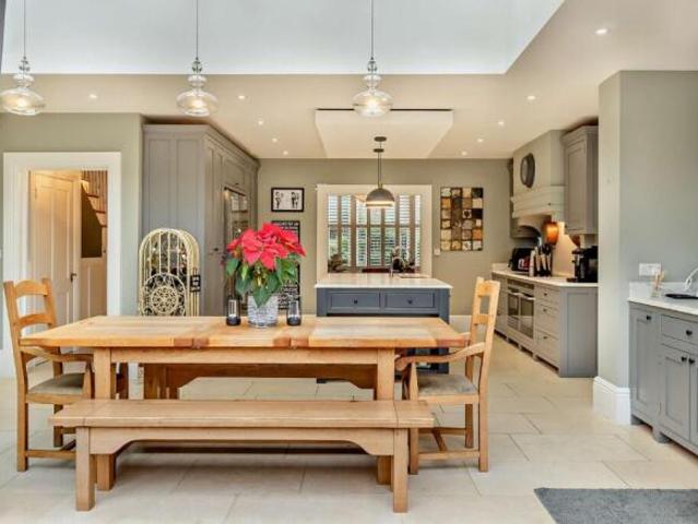 5 bedroom detached house for sale in St. Edmunds Road, Ipswich, Suffolk, IP1