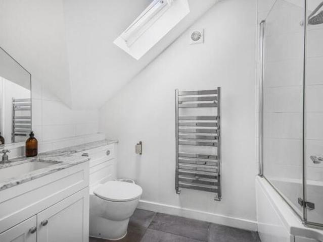 5 bedroom detached house for sale in St. James's Road, Sevenoaks, Kent, TN13