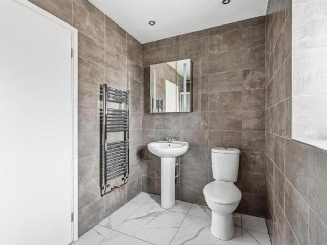 5 bedroom detached house for sale in St. Lawrence Drive, Cringleford, NR4