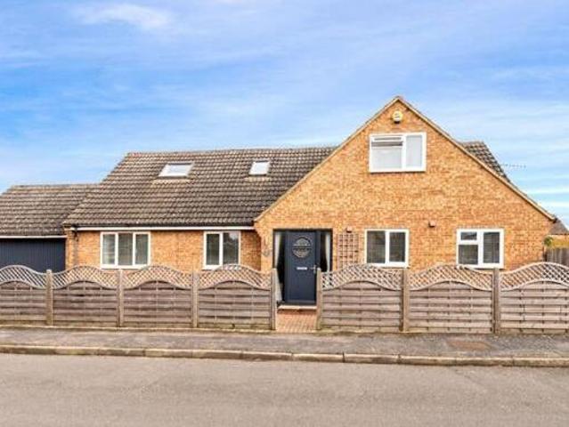 5 Bedroom Detached House For Sale In St. Neots, Cambridgeshire