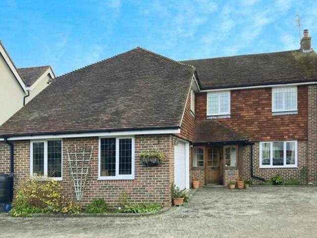 5 Bedroom Detached House For Sale In Staplehurst
