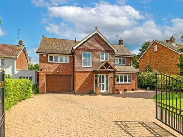 5 Bedroom Detached House For Sale In Stevenage, Hertfordshire