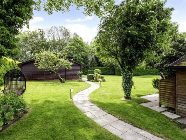 5 bedroom detached house for sale in Stockport Road, Thelwall, Cheshire, WA4