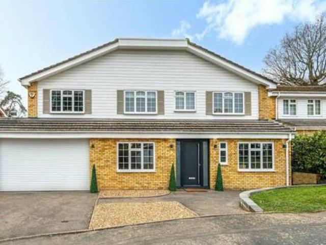 5 Bedroom Detached House For Sale In Stoke Poges, Buckinghamshire