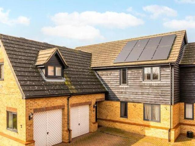 5 Bedroom Detached House For Sale In Stotfold, Bedfordshire