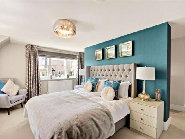 5 bedroom detached house for sale in Sussex Avenue, Harrogate, North Yorkshire, HG1