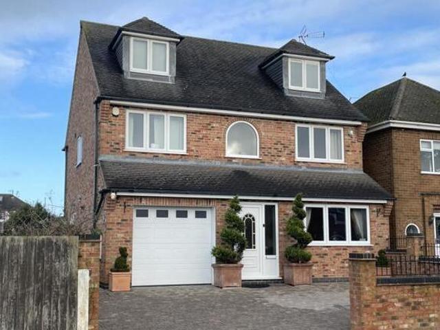 5 Bedroom Detached House For Sale In Swanwick