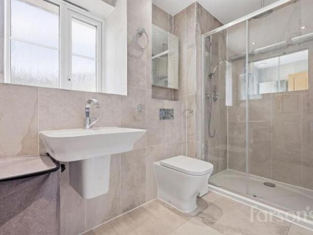5 bedroom detached house for sale in Sycamore Close, Great Warley, CM13