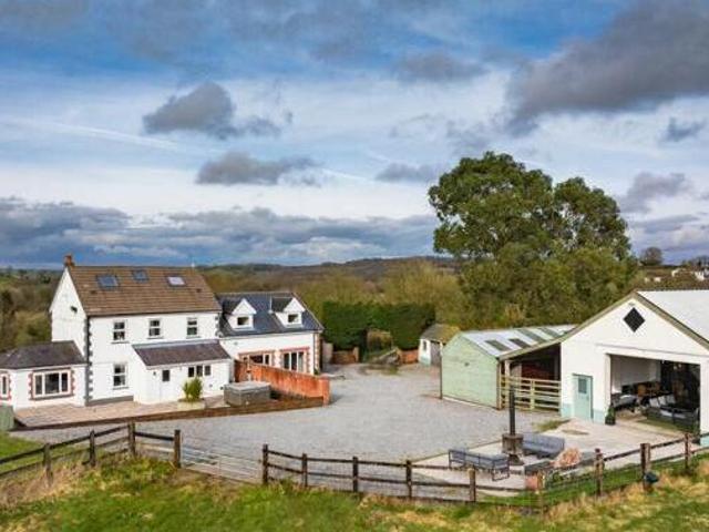 5 Bedroom Detached House For Sale In Pontyberem, Llanelli