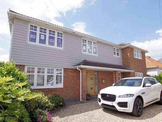 5 bedroom detached house for sale in Portsmouth Road LeeOnTheSolent PO13