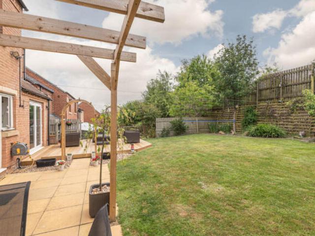 5 bedroom detached house for sale in Post Hill View, Pudsey, LS28