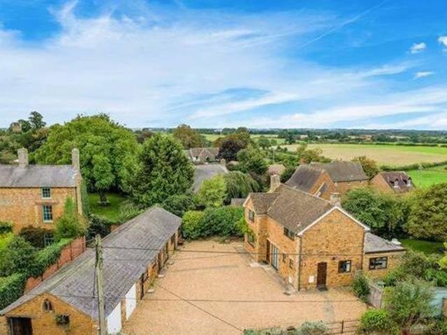 5 bedroom detached house for sale in Paddock Farm Lane Bodicote Detached property with annexe OX
