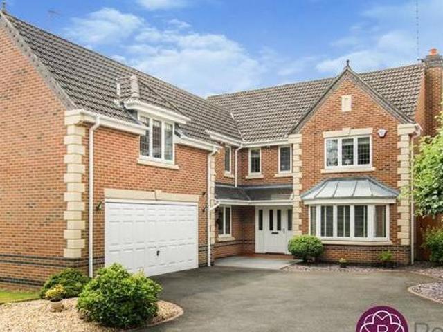 5 bedroom detached house for sale in Pargate Chase Rochdale OL11