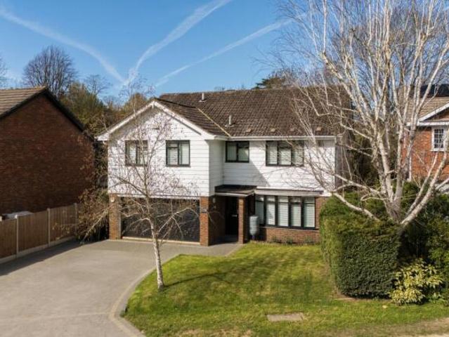 5 bedroom detached house for sale in Park Farm Road, Bromley, BR1